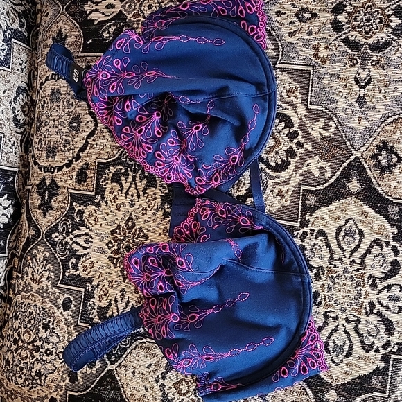 Paramour | Intimates & Sleepwear | New Paramour 42dd Bra | Poshmark